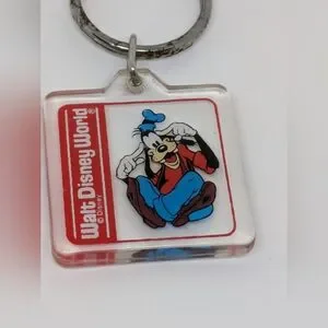 Disney | Accessories | Vintage Walt Disney World Goofy Acrylic Keychain ...